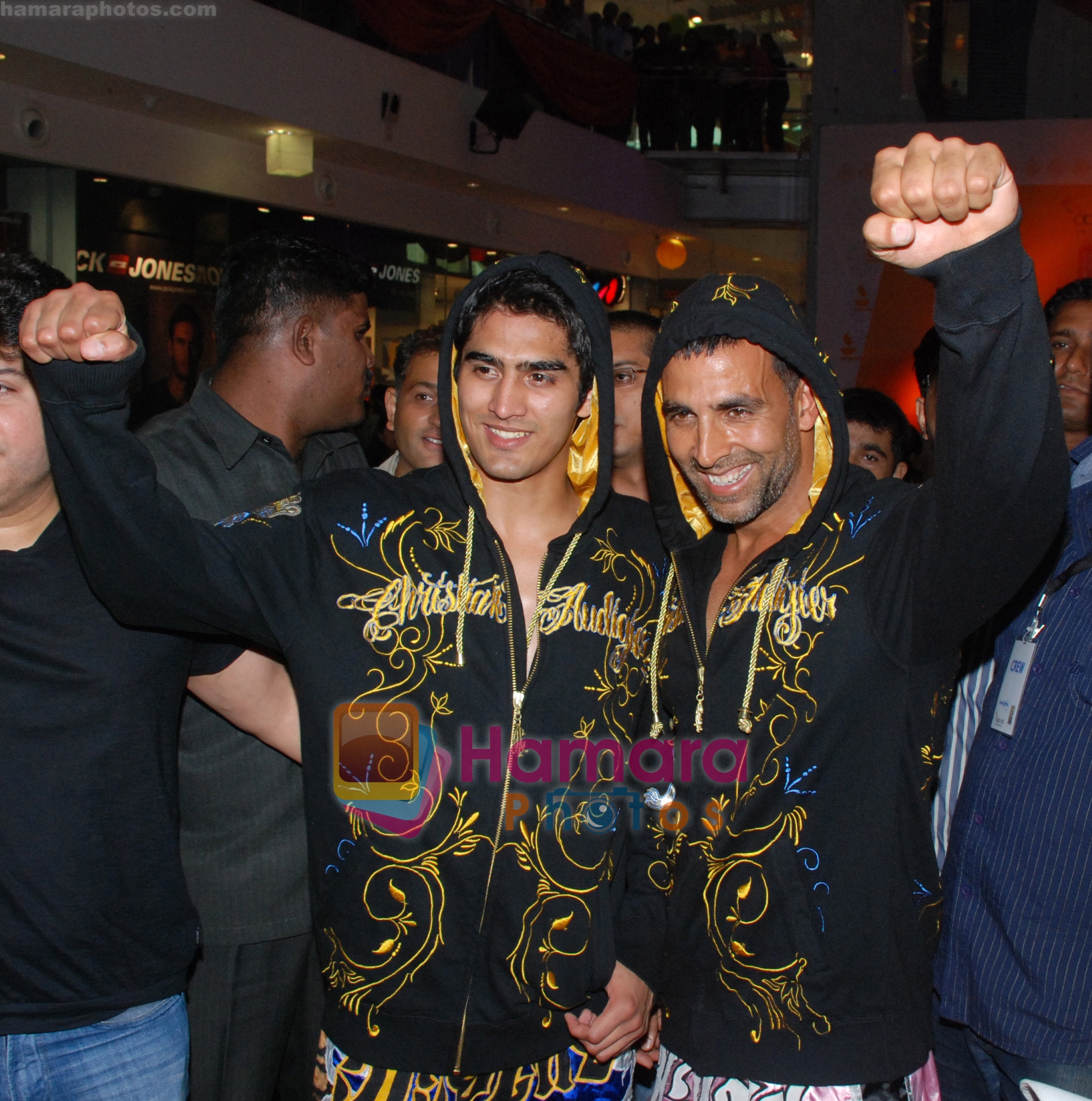 Akshay Kumar and Boxer Vijender Singh at NGO Make-a-wish foundation on ...