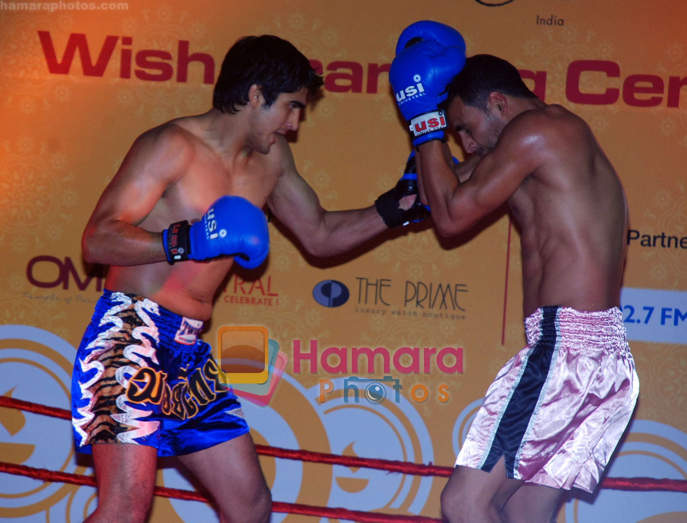 Akshay Kumar and Boxer Vijender Singh at NGO Make-a-wish foundation on ...