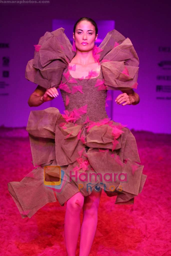 Model walk the ramp for Rohit Bal at Delhi Fashion Week on 3rd December ...