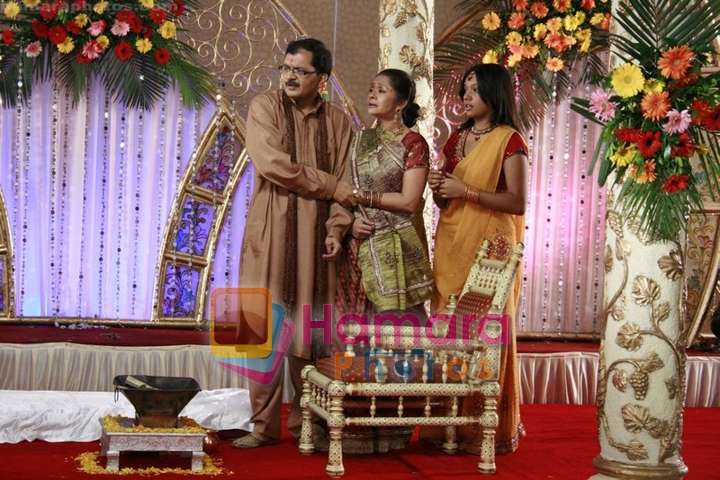 Vinay Pathak in the still from movie Straight - Pinu Patel Ki Tedhi ...