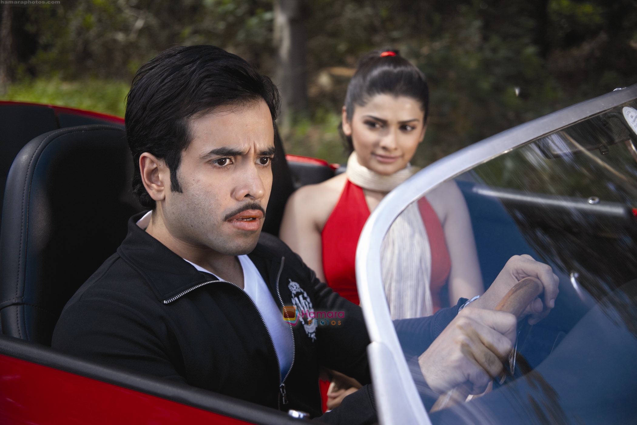 Tusshar Kapoor, Prachi Desai in the still from movie Life partner ...