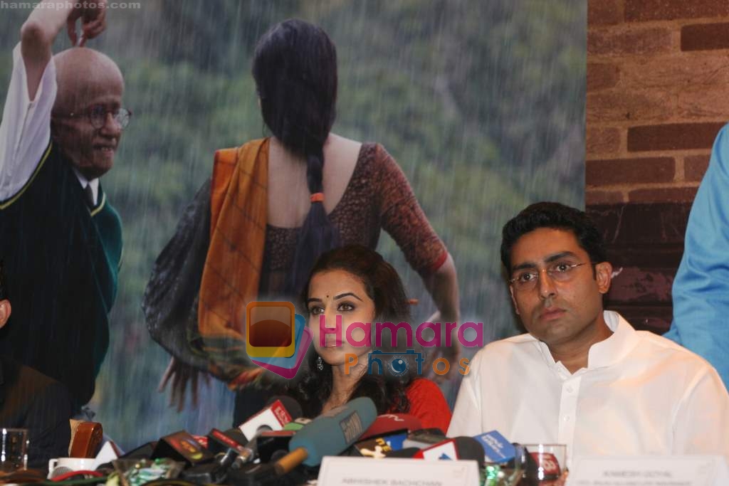 Abhishek Bachchan, Vidya Balan at PAA press meet in Taj Land's End on ...