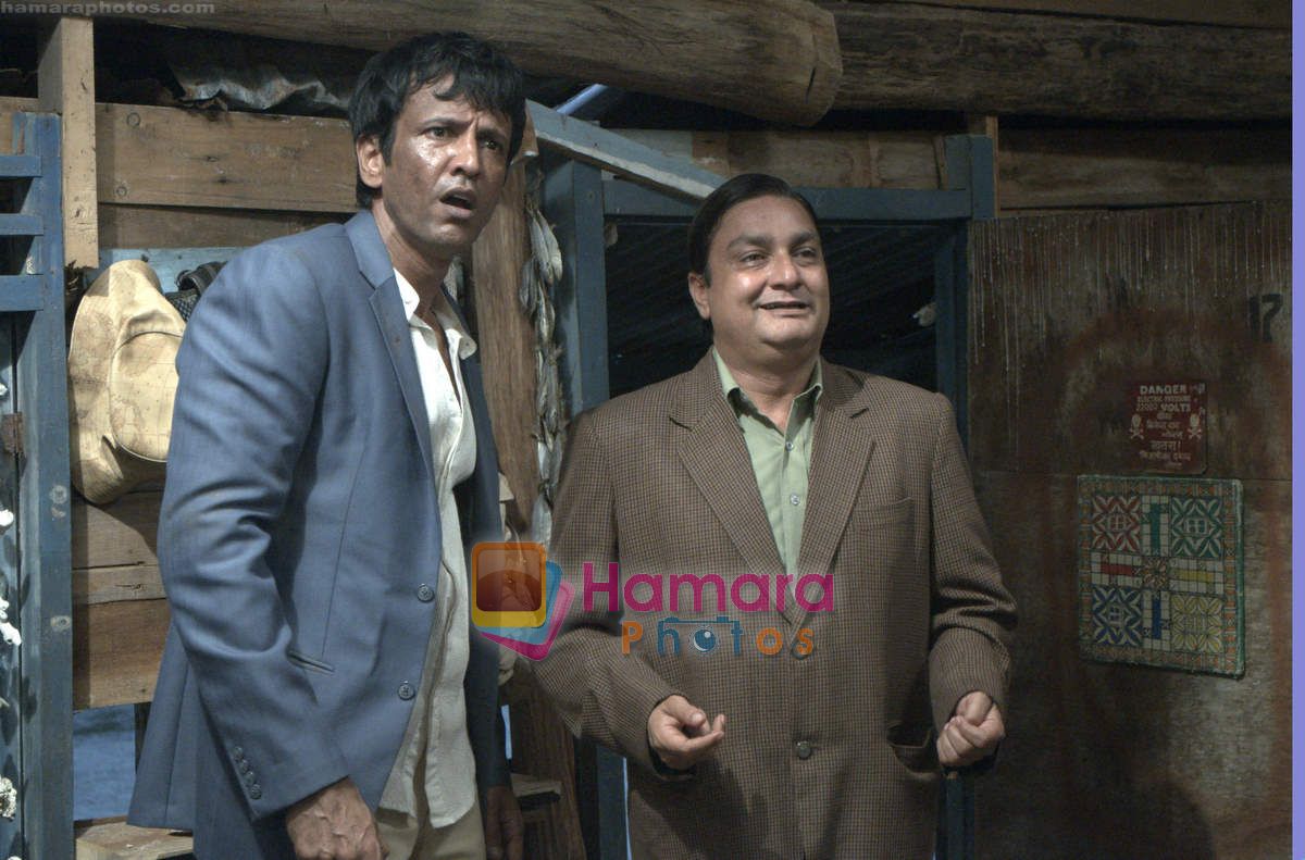 Vinay Pathak, Kay Kay Menon in the still from movie Bheja Fry 2 / Bheja ...