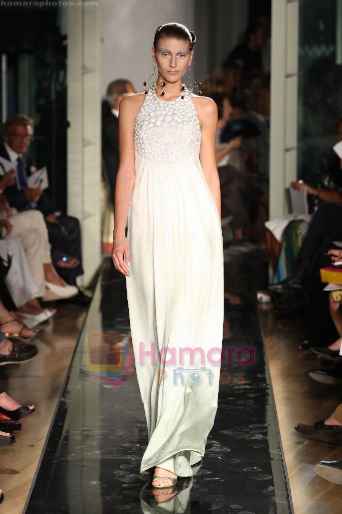 Model walk the ramp for AltaRomAltaModa Catwalk Images on 11th July ...