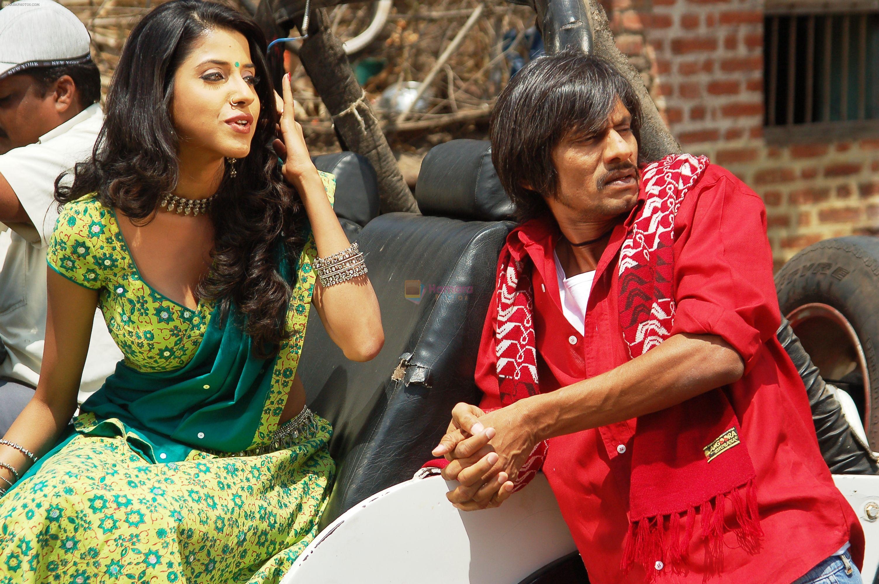 Saadhika Randhawa, Vijay Raaz in Rivaaz Movie Stills / Rivaaz ...