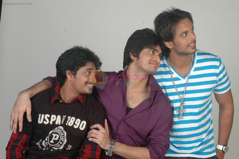 Naga Shaurya, Adarsh Balakrishna, Surya Teja in Cricket Girls and Beer ...