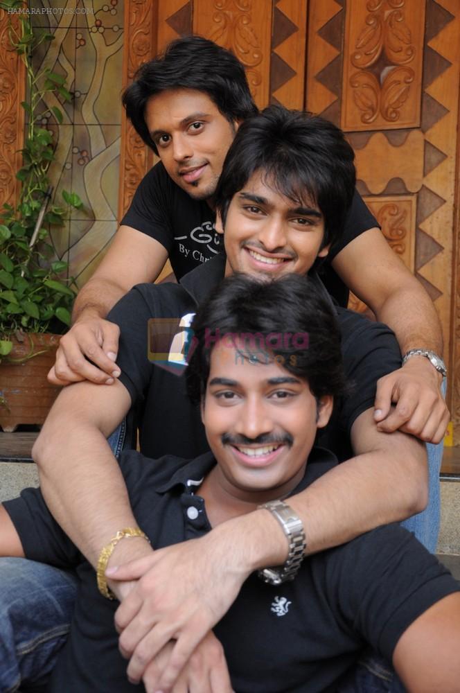 Naga Shaurya, Adarsh Balakrishna, Surya Teja in Cricket Girls and Beer ...