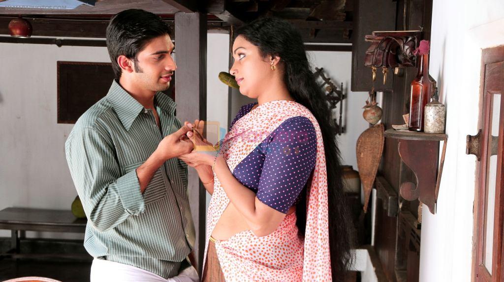 Swetha Menon, Sreejith Vijay in Rathinirvedam Movie Stills ...