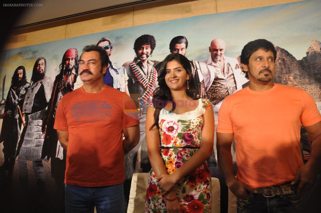 Deeksha Seth, Chiyaan Vikram, Pradeep Rawat attends Rajapattai Press ...