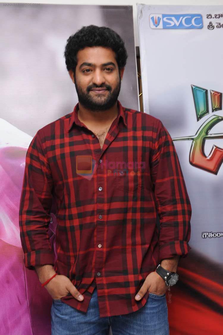 Junior NTR's casual shoot at the Oosaravelli Movie Press Meet on ...