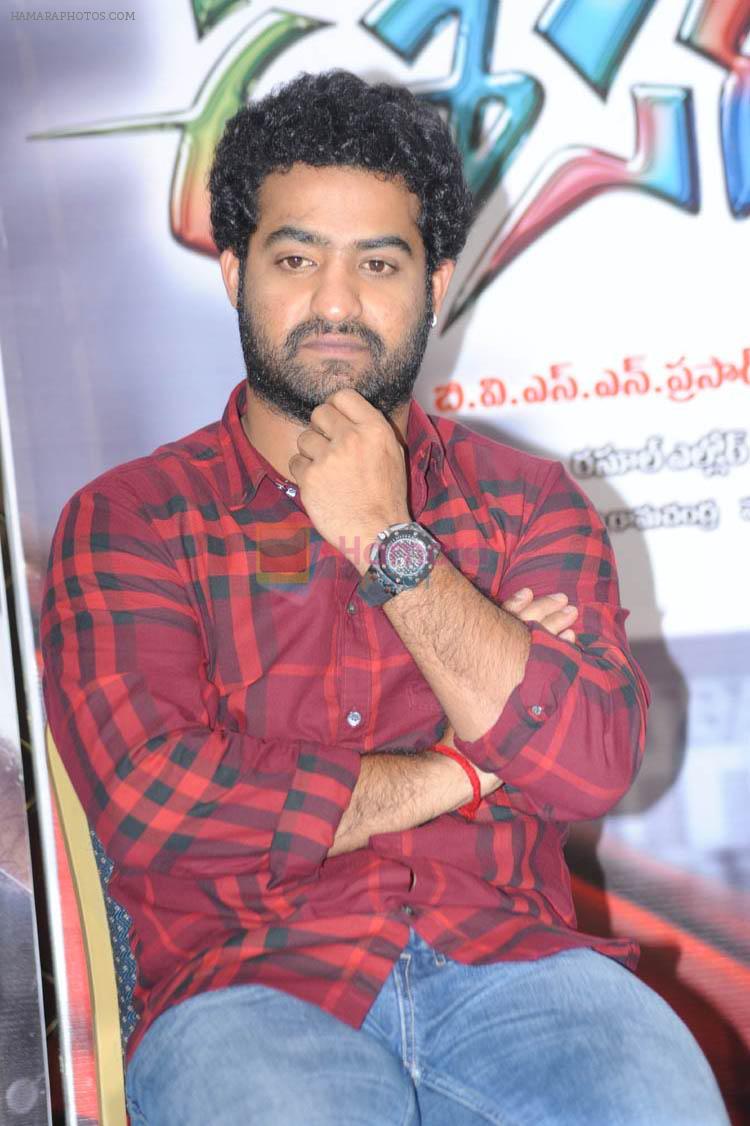 Junior NTR's casual shoot at the Oosaravelli Movie Press Meet on ...