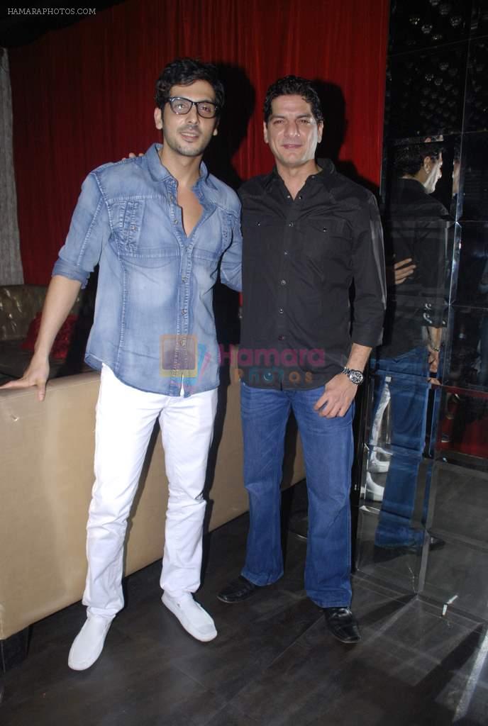 Zayed Khan, DJ Aqeel at Mercedes Benz hosts fashion event with Zayed ...