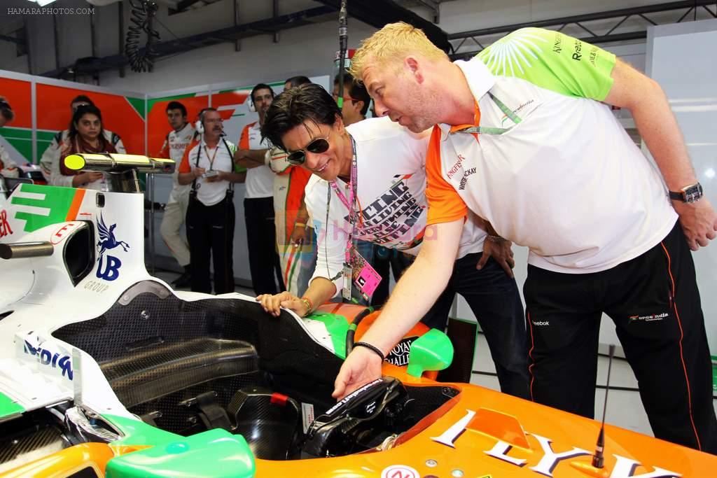 Shahrukh Khan at F1 India in Mumbai on 30th Oct 2011 / Shah Rukh Khan ...