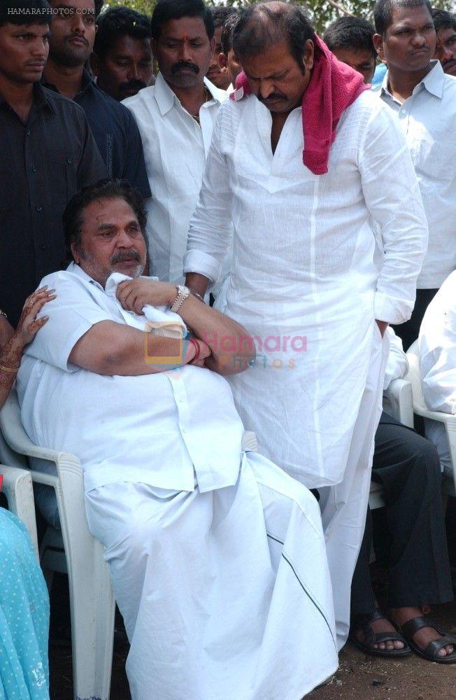 Dasari Narayana Rao attends Dasari Padma Condolences and Funeral ...