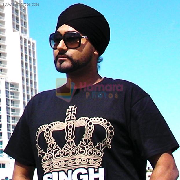 Kuly / Kuly - Bollywood Photos