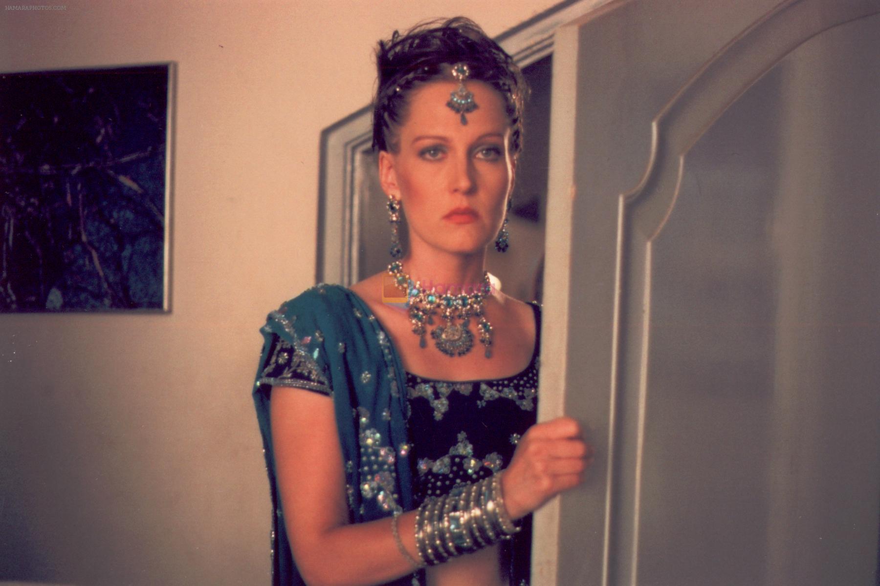 Suzanne Bernert / Suzanne Bernert - Bollywood Photos