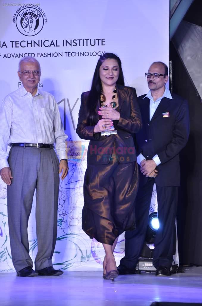 Aarti Surendranath at LS Raheja Technical's Alchemy 2013 Fashion Show ...