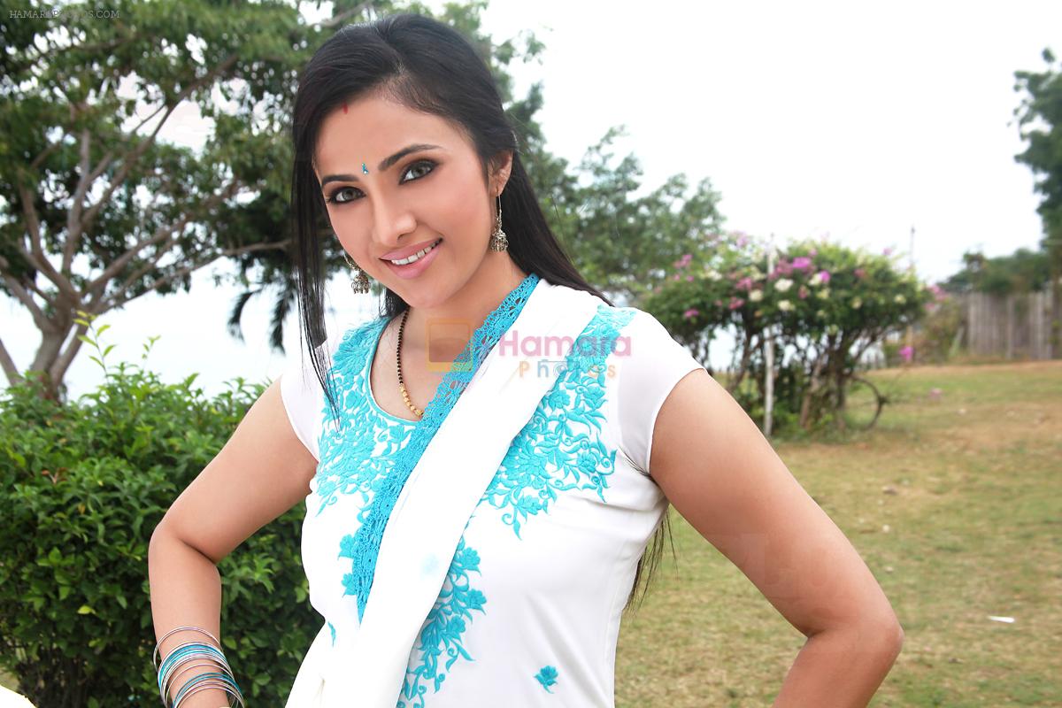 Shilpa Anand in the still from movie Bloody Isshq / Bloody Isshq ...