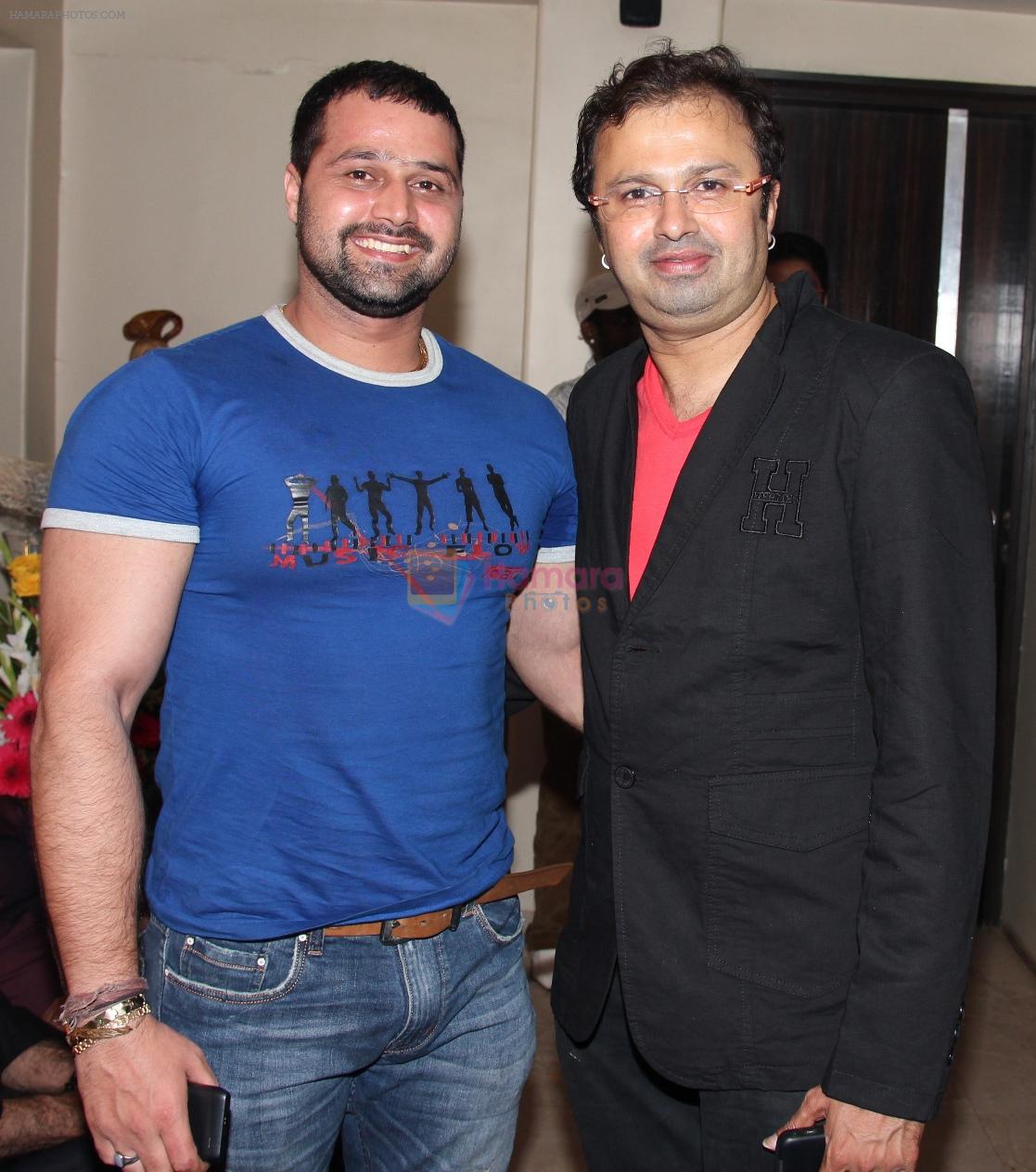 mudasir ali and nikhil kamath at Sanjay Sharma's birthday bash in ...