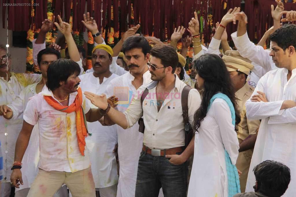 Neil Nitin Mukesh,Tina Desae, Murli Sharma, Ravi Kishan on location of ...