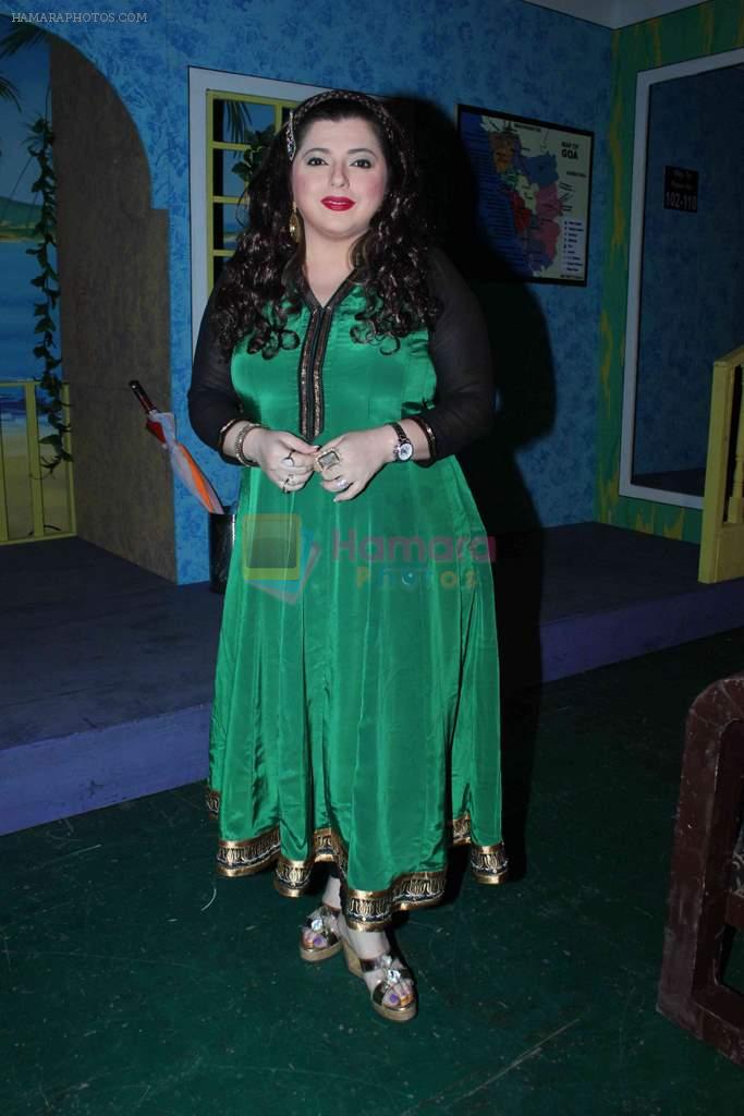 Delnaz at Paritosh painter's play See No Evil Hear No Evil in ...