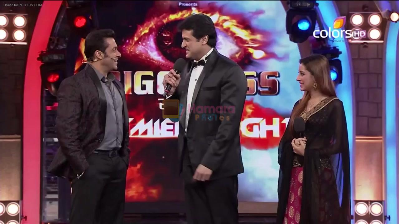 Bigg Boss Season 7 - 1st Episode Stills / Bigg Boss - Saath7 ...