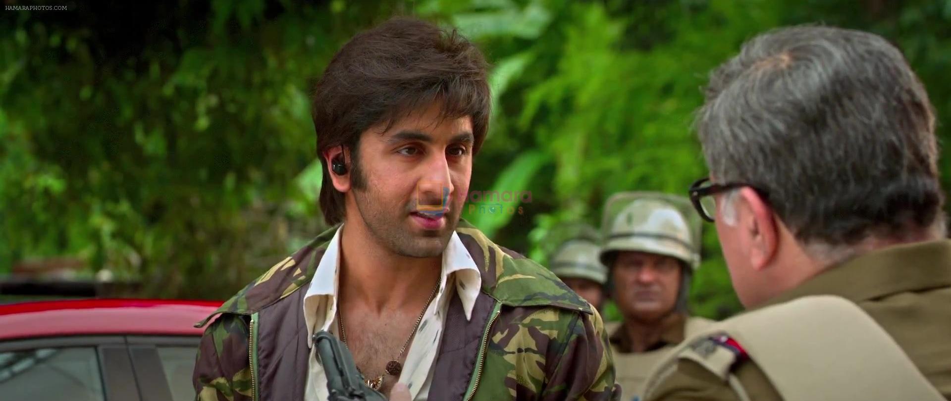 Ranbir Kapoor, Rishi Kapoor in Besharam Movie Still / Besharam ...