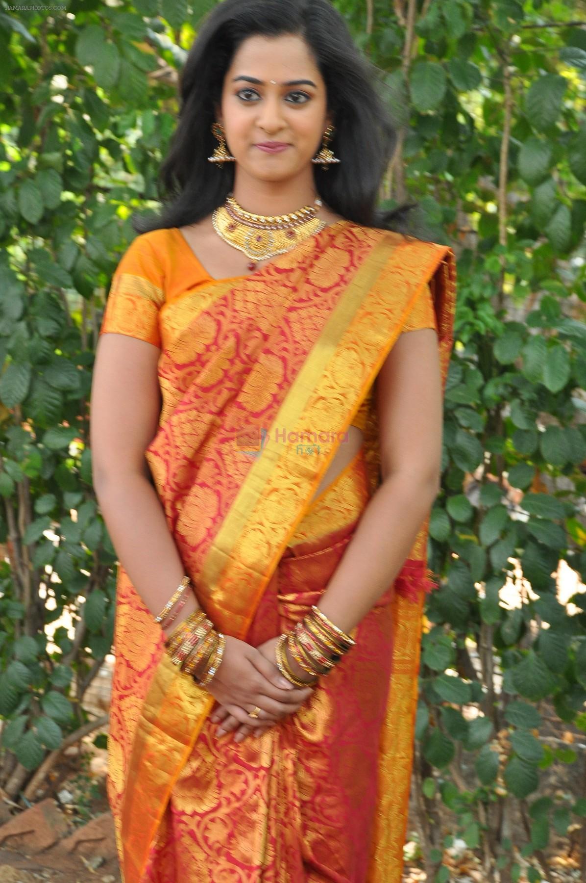 Nanditha / Nanditha - Bollywood Photos