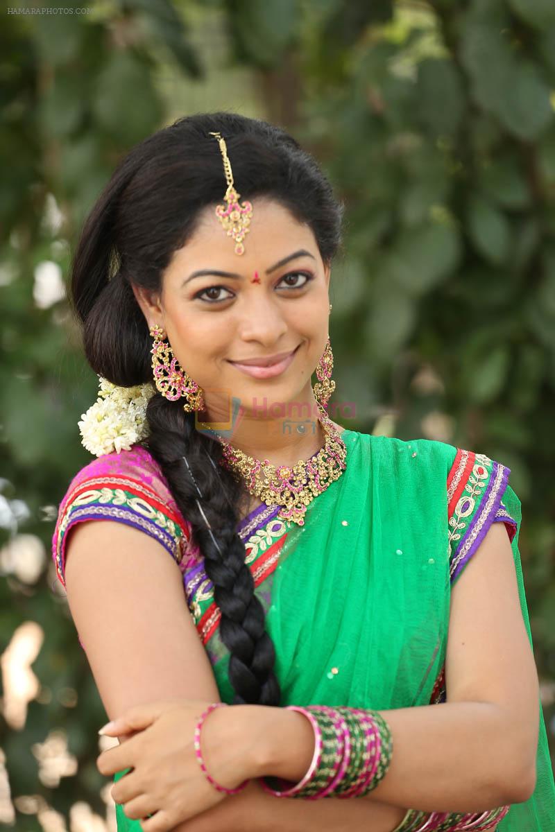 Anjali Rao / Anjali Rao - Bollywood Photos