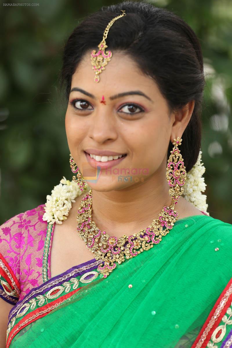 Anjali Rao / Anjali Rao - Bollywood Photos