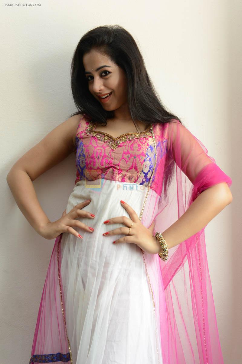 Swathi Deekshith Photo Shoot / Swathi Deekshith - Bollywood Photos