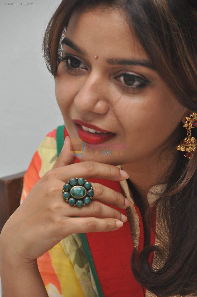 Swathi Photo Shoot / Swathi - Bollywood Photos