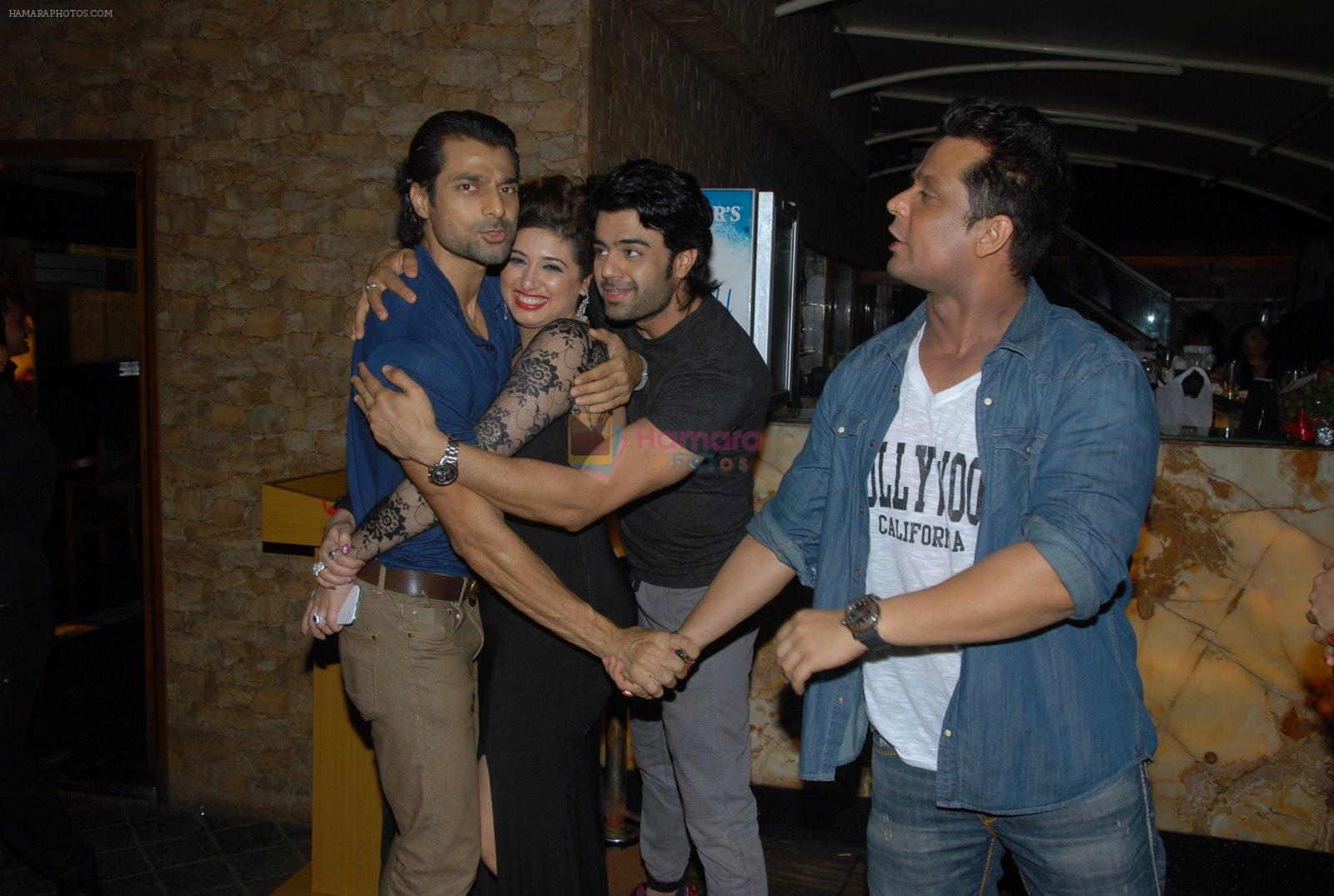 Hanif Hilal Vahbiz , Manish Paul and Vikram Singh at Vahbbiz Dorabjee's ...