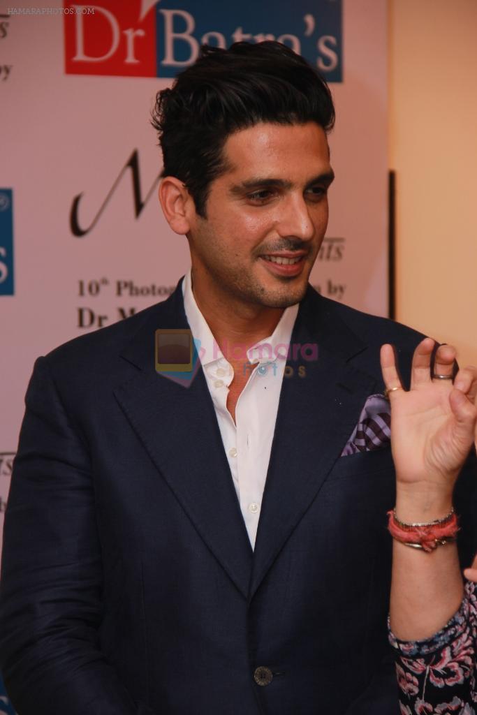 Zayed Khan at mukesh batra photo exhibition in Mumbai on 4th Dec 2014 ...