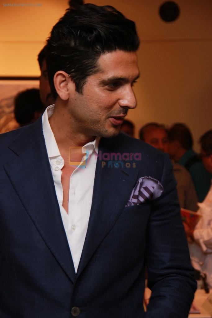Zayed Khan at mukesh batra photo exhibition in Mumbai on 4th Dec 2014 ...