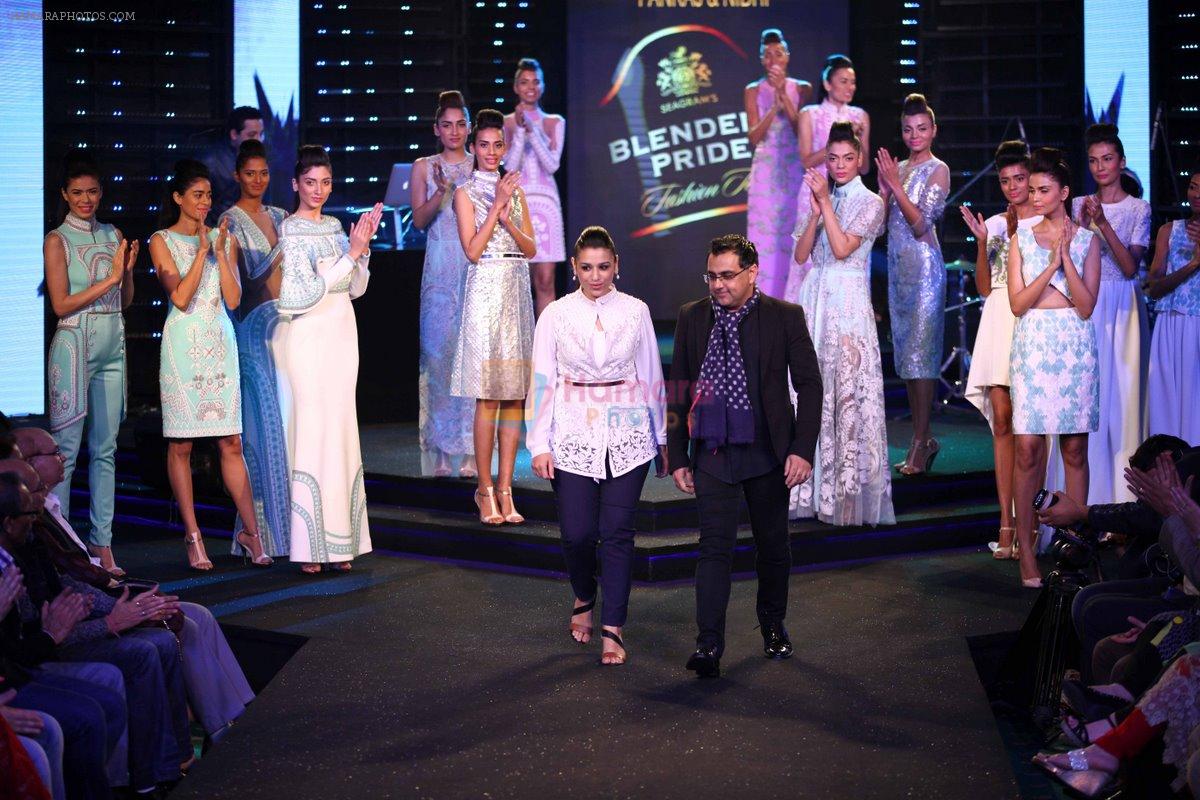 Model walk the ramp for Blenders Fashion Tour kolkata on 13th Dec 2014 ...