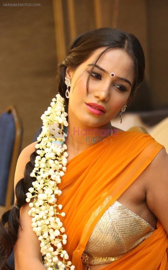 Poonam Pandey / Poonam Pandey - Bollywood Photos