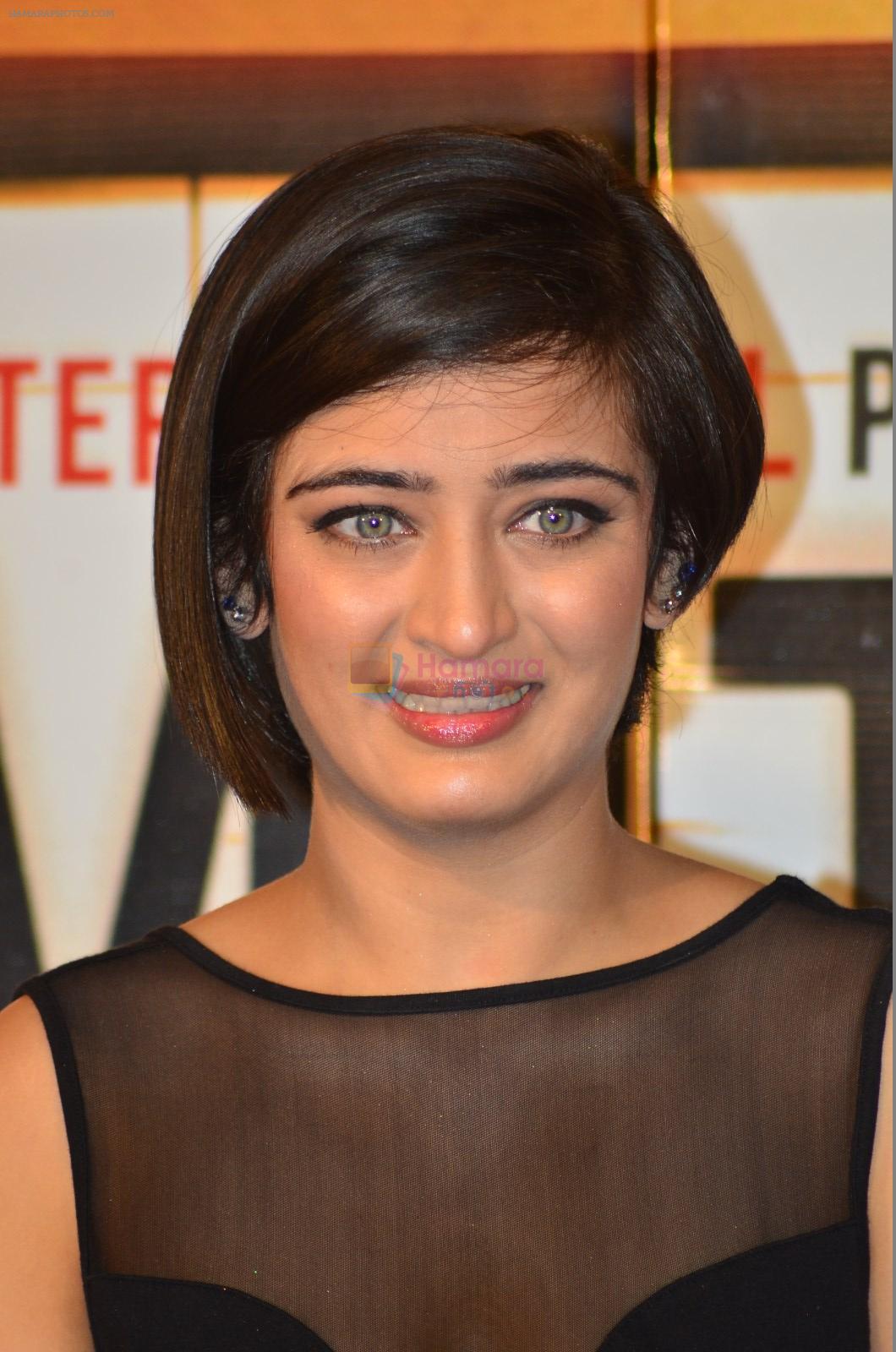 Akshara Haasan at Shamitabh trailor launch in Mumbai on 6th Jan 2015 ...