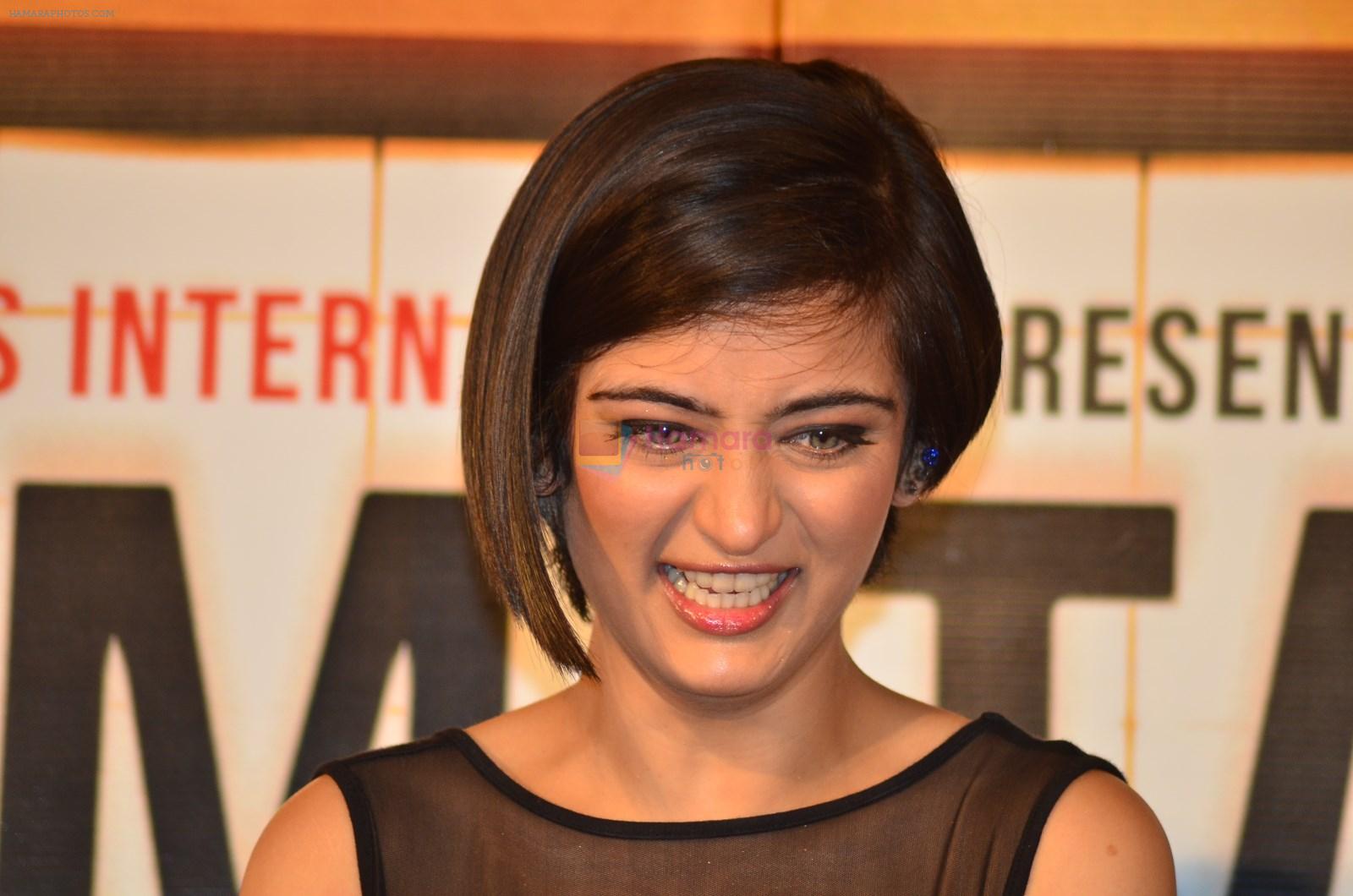 Akshara Haasan at Shamitabh trailor launch in Mumbai on 6th Jan 2015 ...