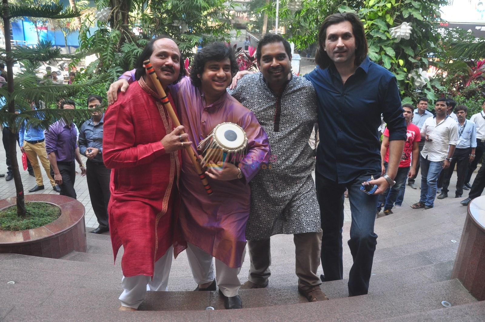 Vidvan Kumaresh, Shankar Mahadevan, Ronu Majumdar, Rahul Sharma at ...