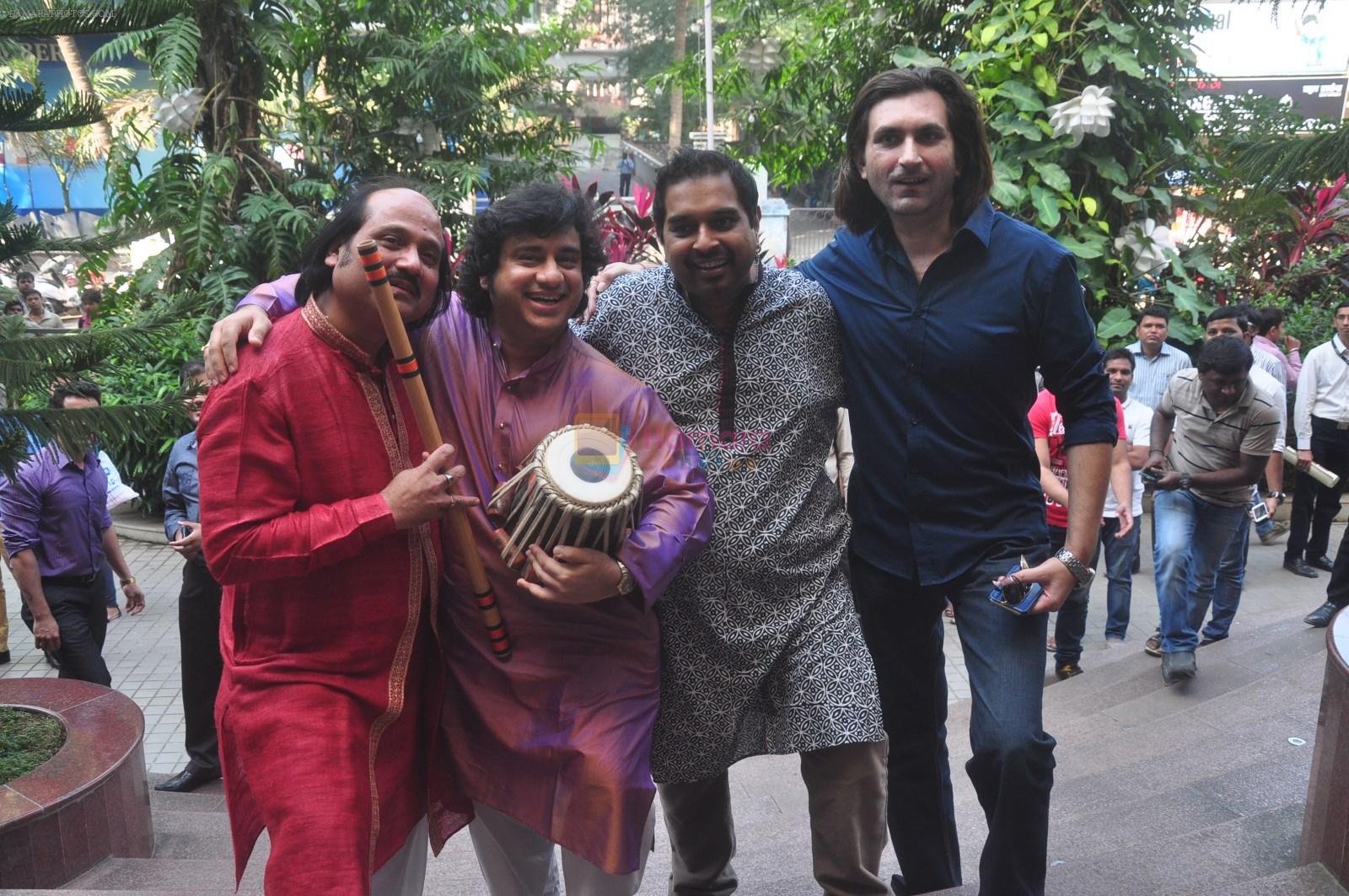 Vidvan Kumaresh, Shankar Mahadevan, Ronu Majumdar, Rahul Sharma at ...
