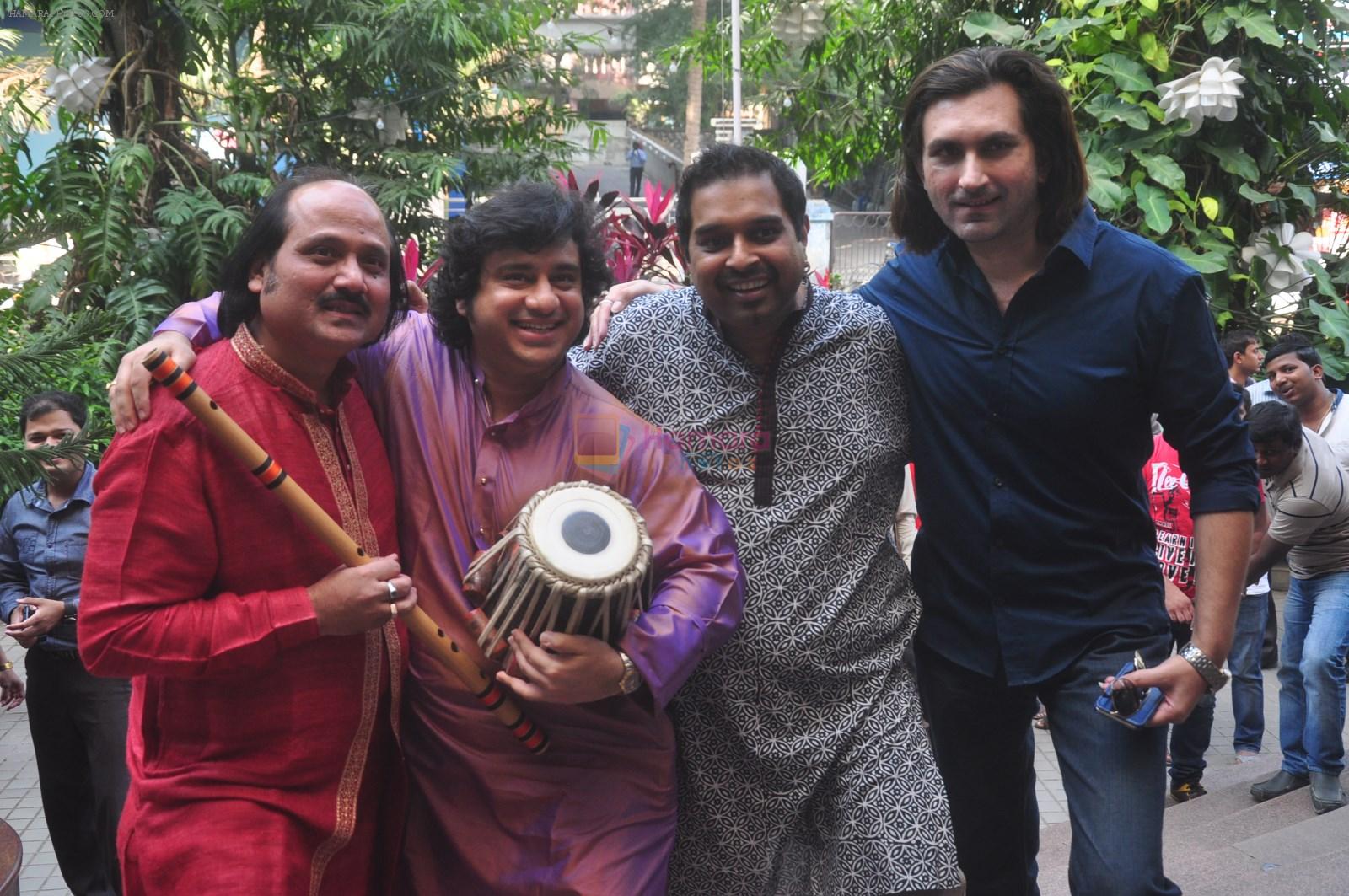 Vidvan Kumaresh, Shankar Mahadevan, Ronu Majumdar, Rahul Sharma at ...
