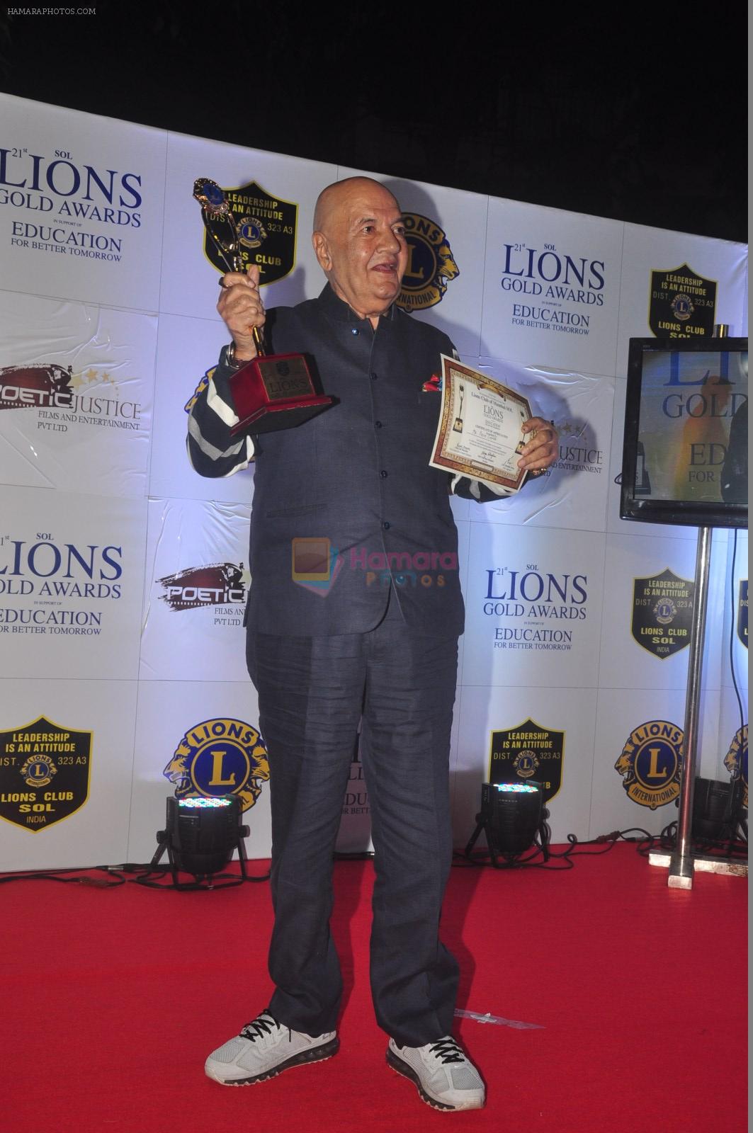 Prem Chopra at the 21st Lions Gold Awards 2015 in Mumbai on 6th Jan ...