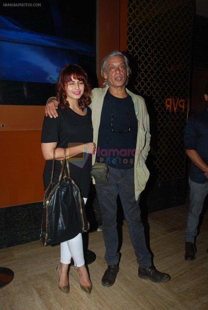 Sudhir Mishra at the Premiere of Hawaizaada in Mumbai on 29th Jan 2015 ...