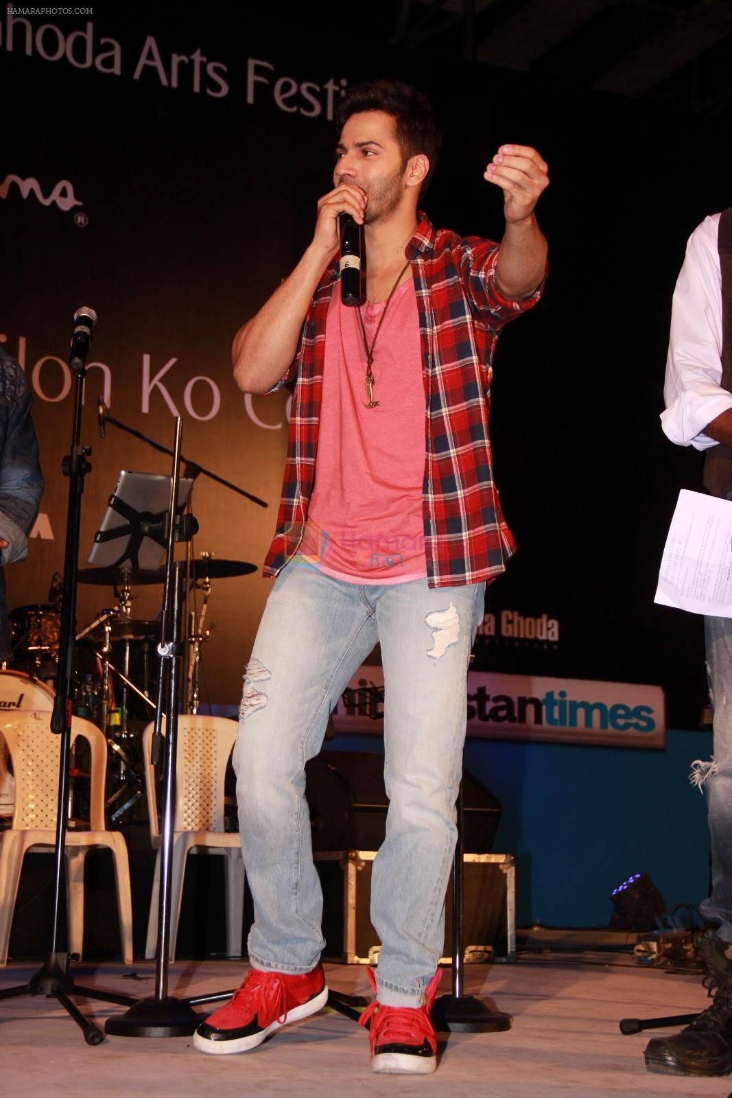 Varun Dhawan at Pepe Jeans music festival of Kala Ghoda in Mumbai on ...
