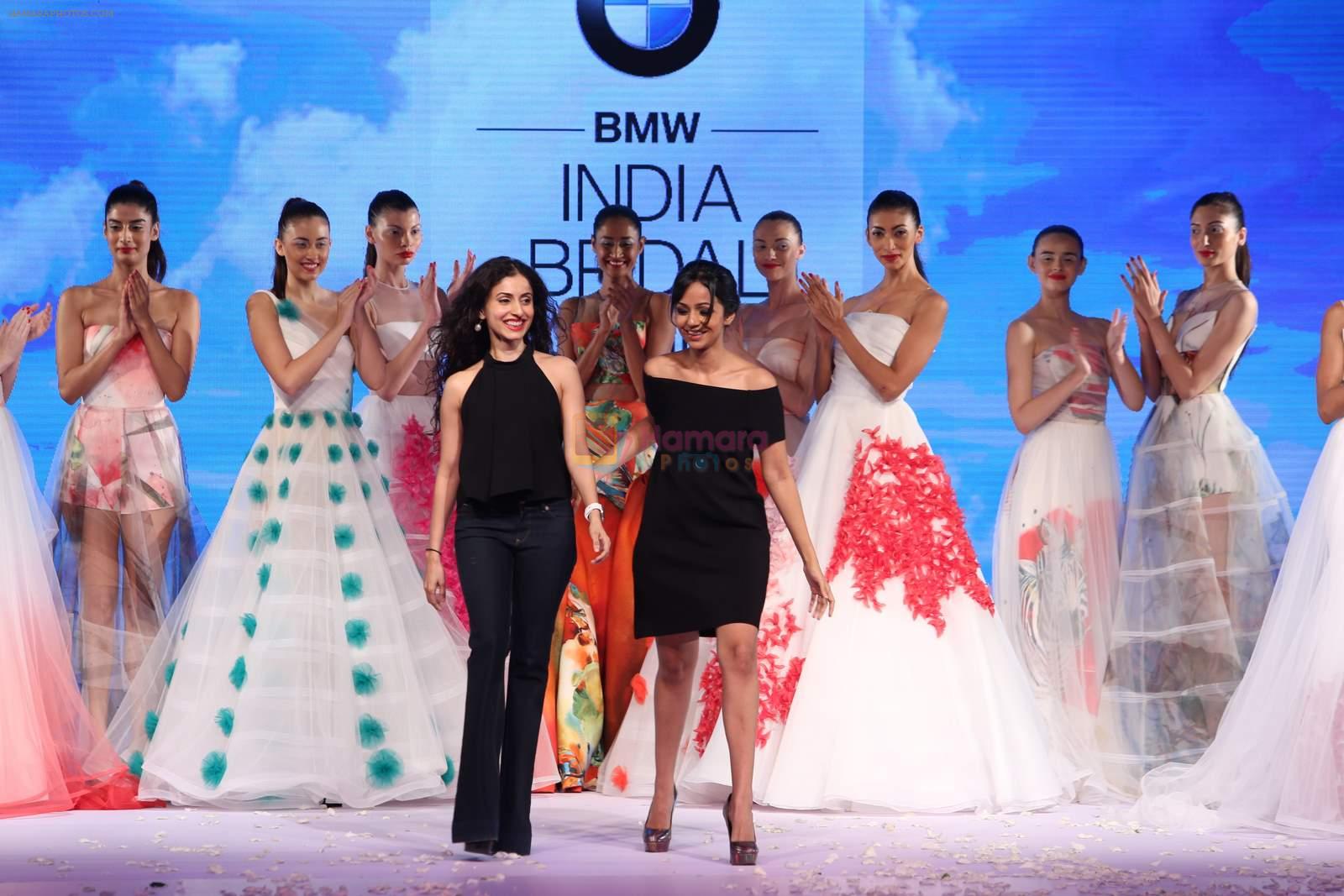 Model walk the ramp for Gauri Nainika Show at India Bridal Week Day 4 ...