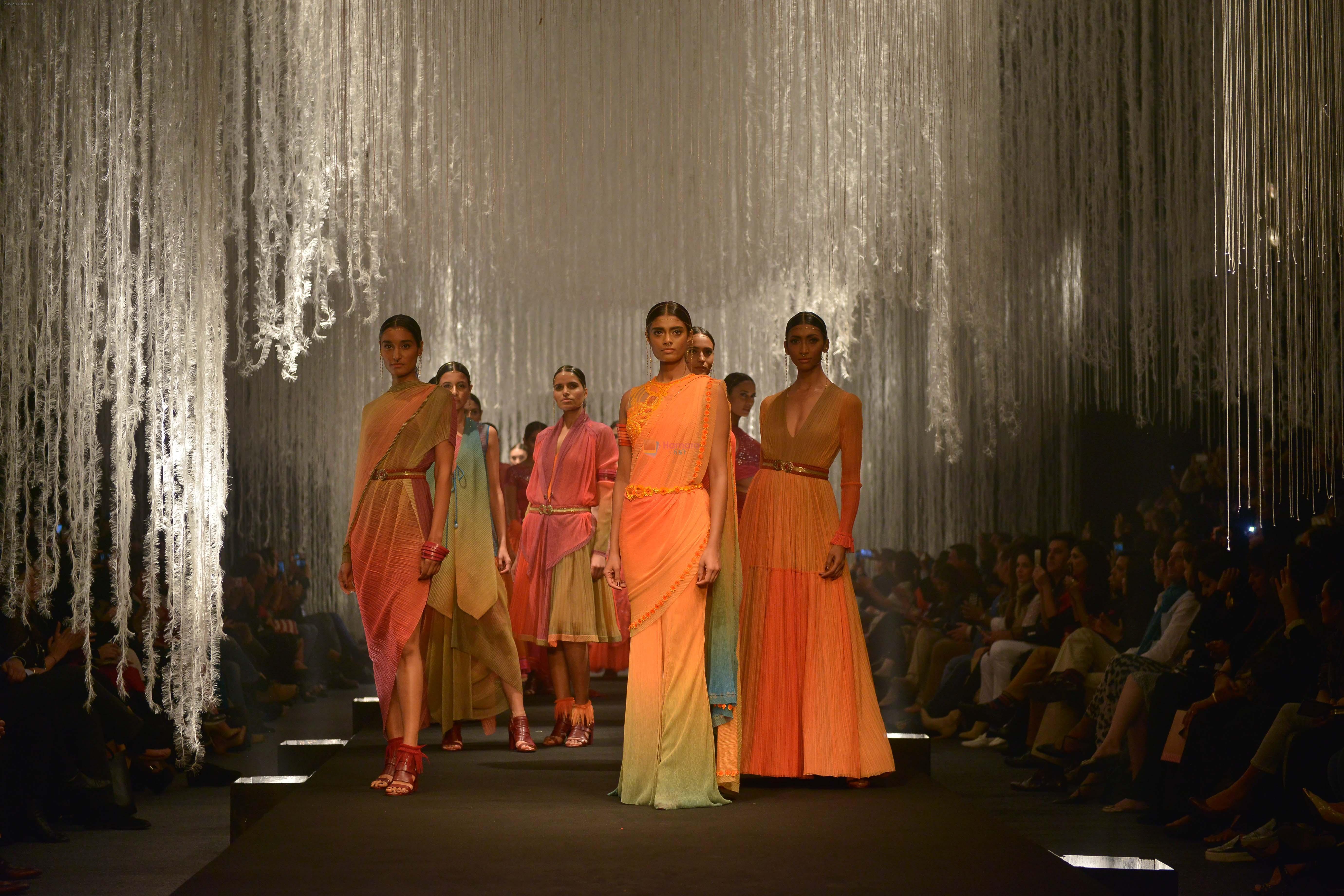 Model walk for Tarun in Mumbai on 7th Feb 2016 / 2016 Fashion Events ...