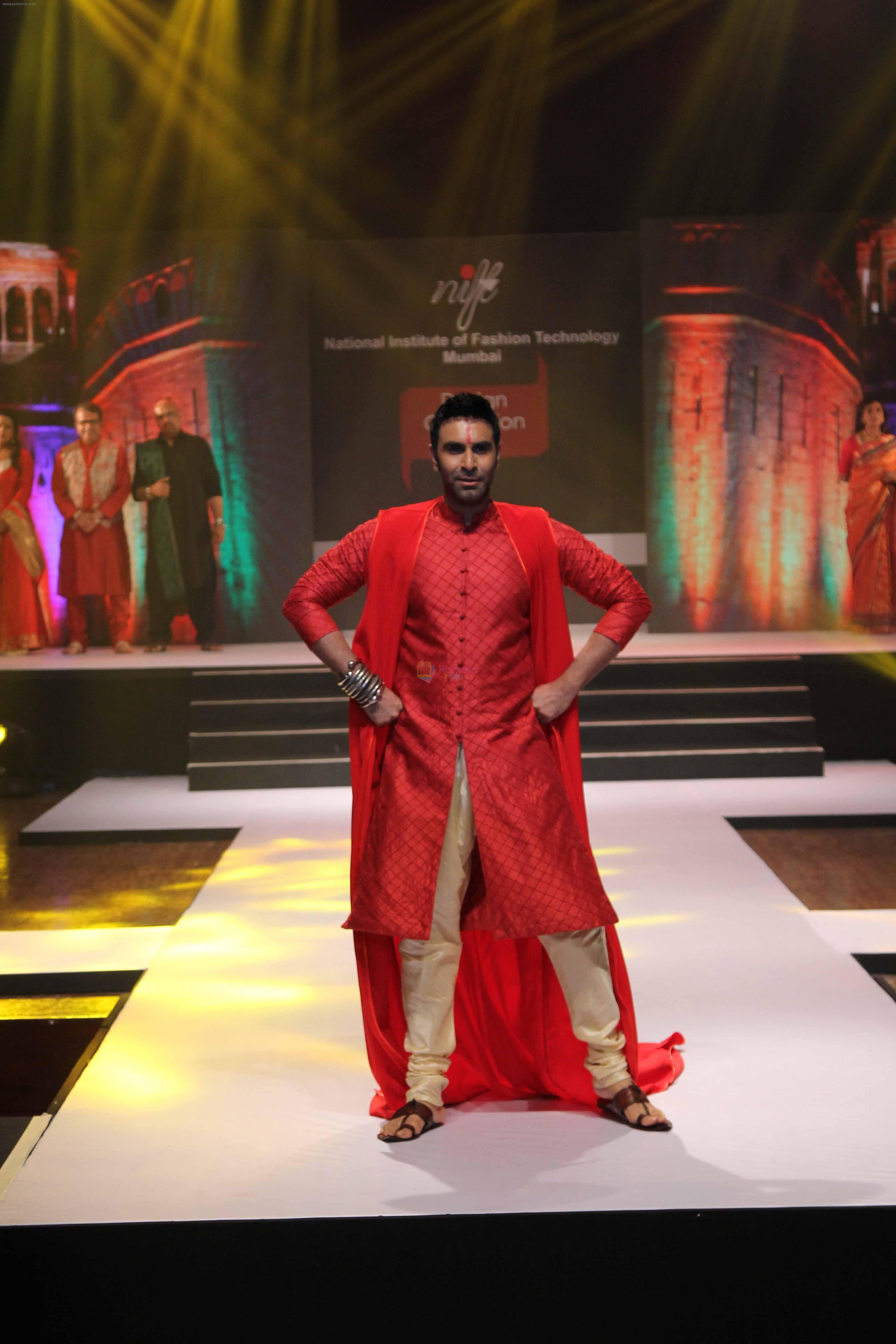 Sandip Soparrkar Power Walk to revive Maharashtrain fabrics at National ...
