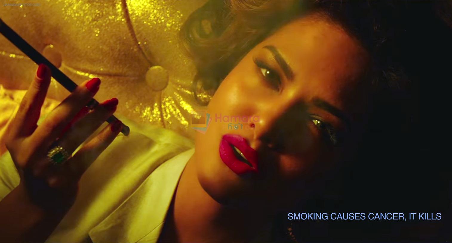 Esha Gupta in Rustom Movie Stills / Rustom - Bollywood Photos
