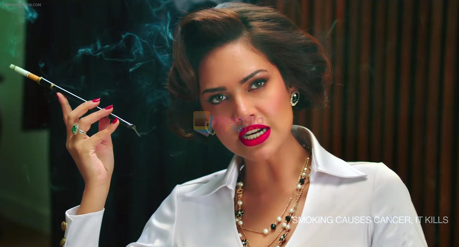 Esha Gupta in Rustom Movie Stills / Rustom - Bollywood Photos